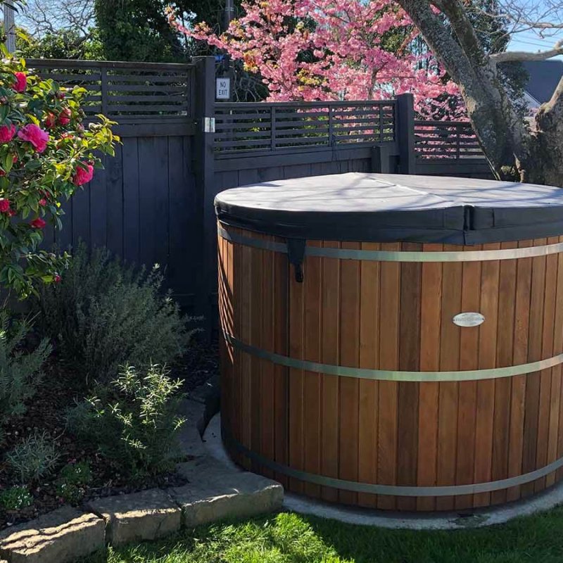 Large Round Electric Package - Cedar Hot Tub
